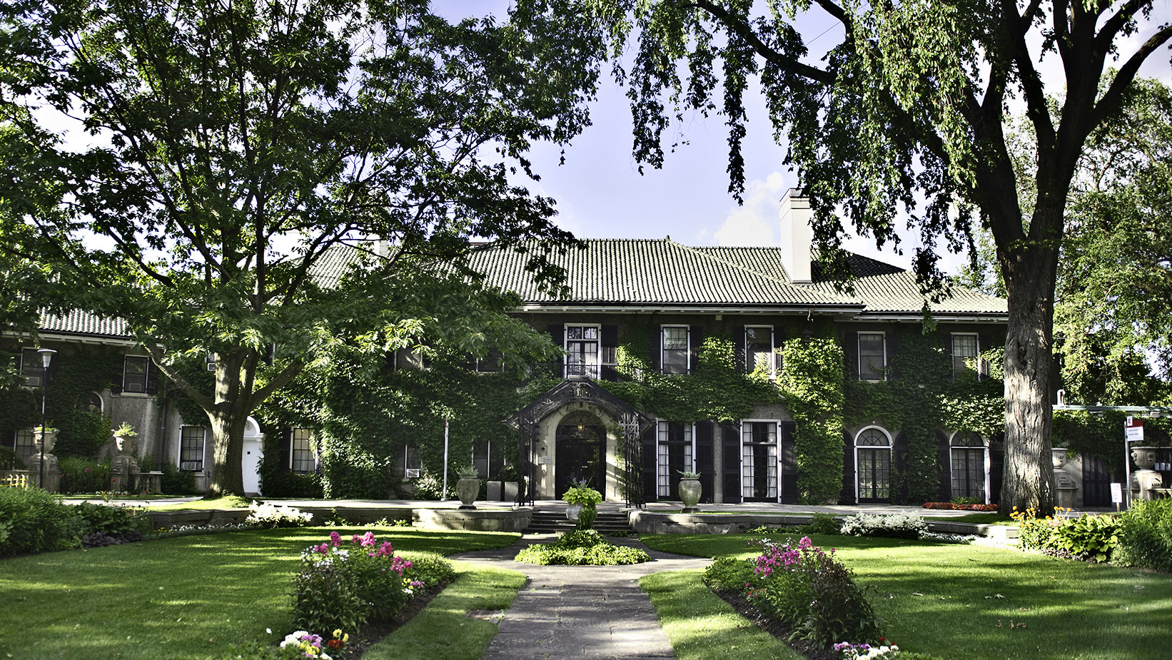 In-person & Virtual Glendon Campus Tours | York University